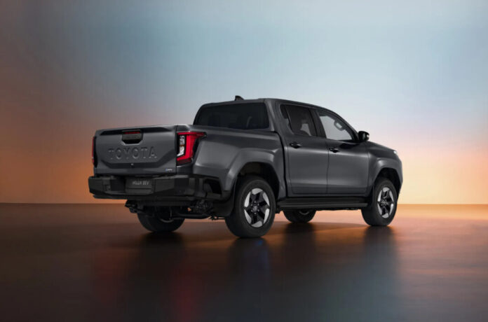 Toyota представила свій перший електричний пікап Hilux BEV, але запас ходу не вражає - AMPERCAR.com
